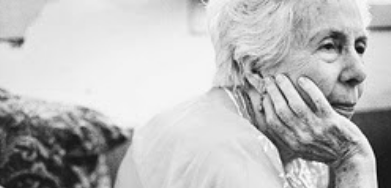 Elizabeth Schön: Centenario en dramaturgia, poesía y ensayos – El Teatro